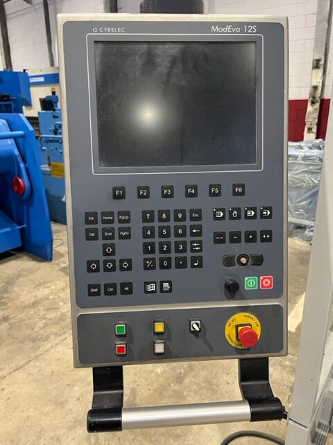 PLEGADORA CNC AJIAL DE 3100X160 CON CONTROL CYBELEC MODEVA 12S – Riquemaq